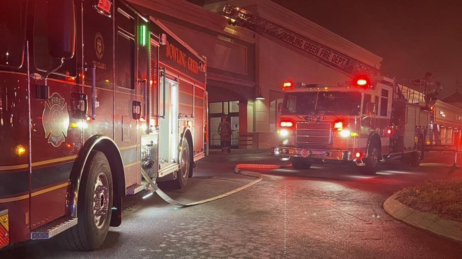 BGFD responds to fire at Sugar Maple Square shopping center - WNKY News ...