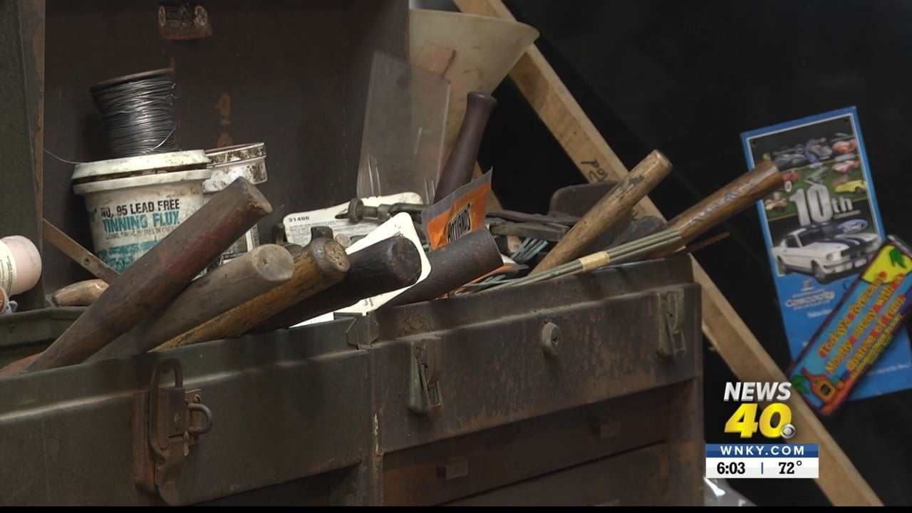 Local weaponsmith makes guns for the big screen - WNKY News 40 Television
