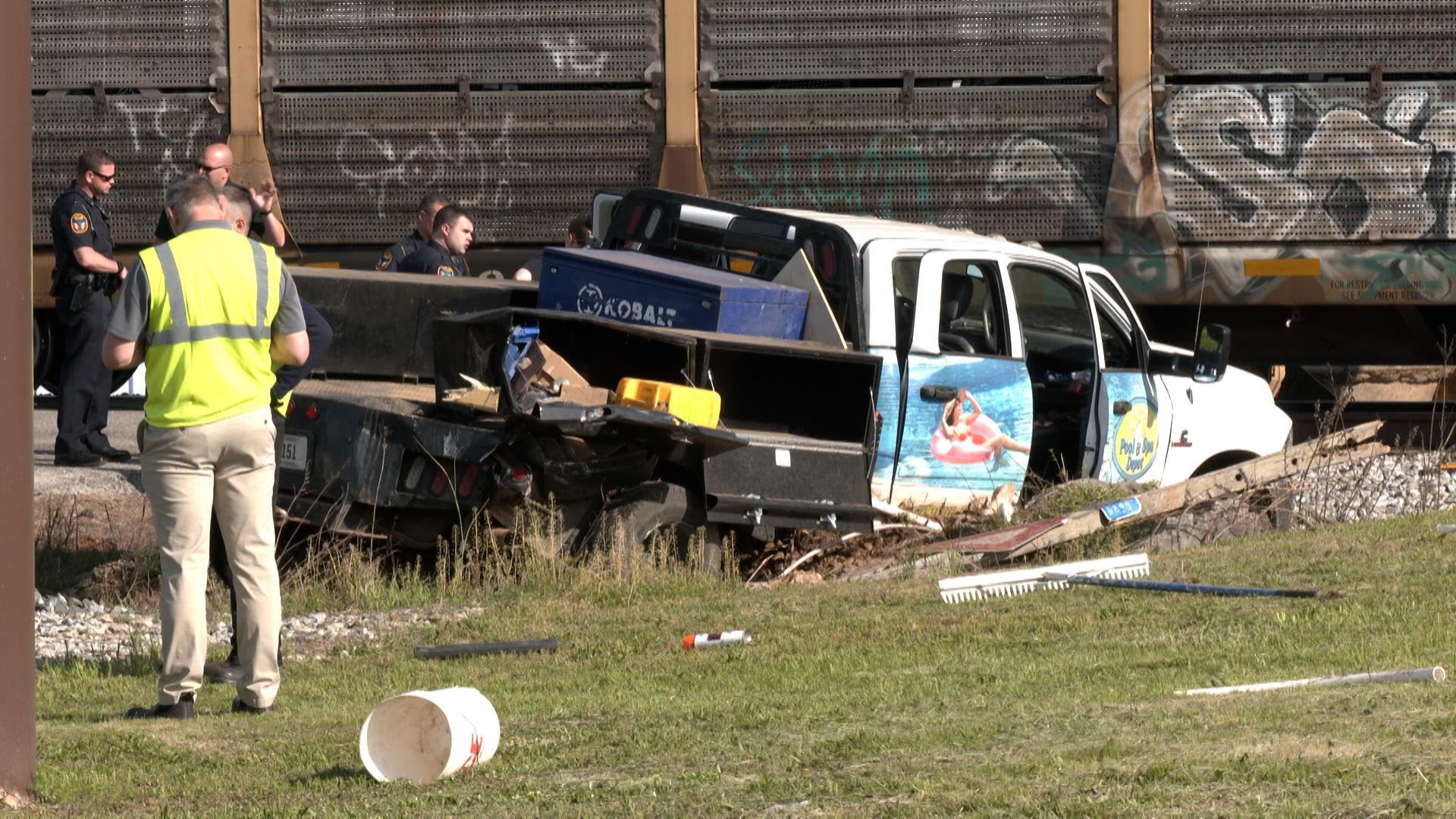 BGPD: Further details released on train versus vehicle wreck - WNKY ...