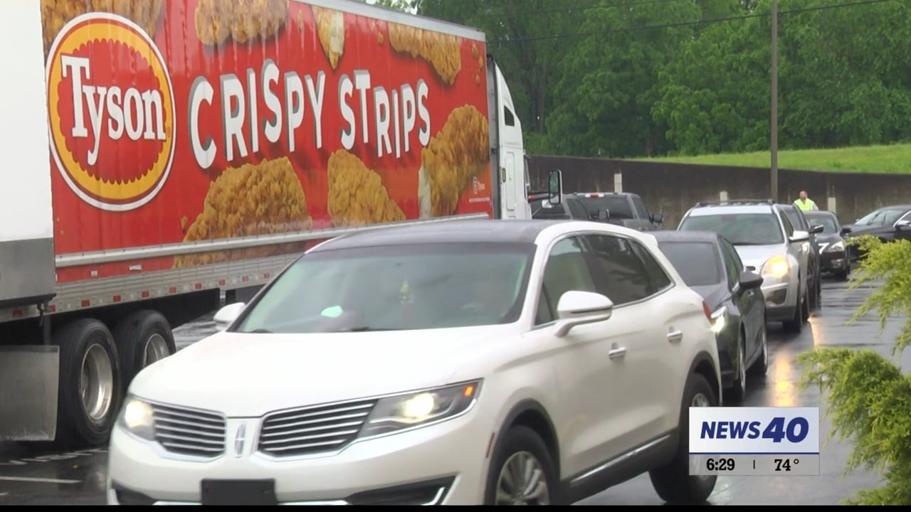 Tyson Foods weekend distribution to local families - WNKY News 40 ...