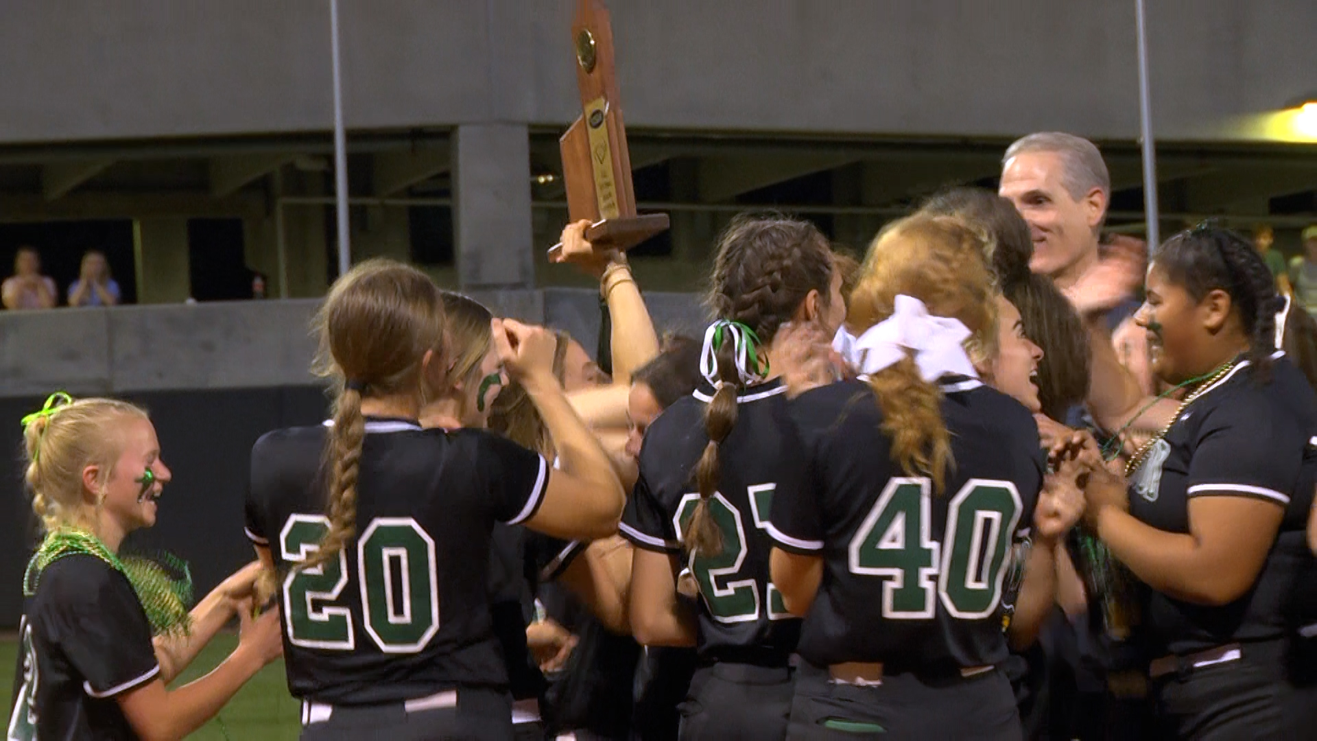 Greenwood Lady Gators Crowned 4th Region Softball Champions - WNKY News ...