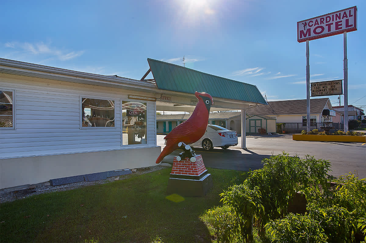 Cardinal Motel reopens after December 2021 tornadoes - WNKY News 40 ...