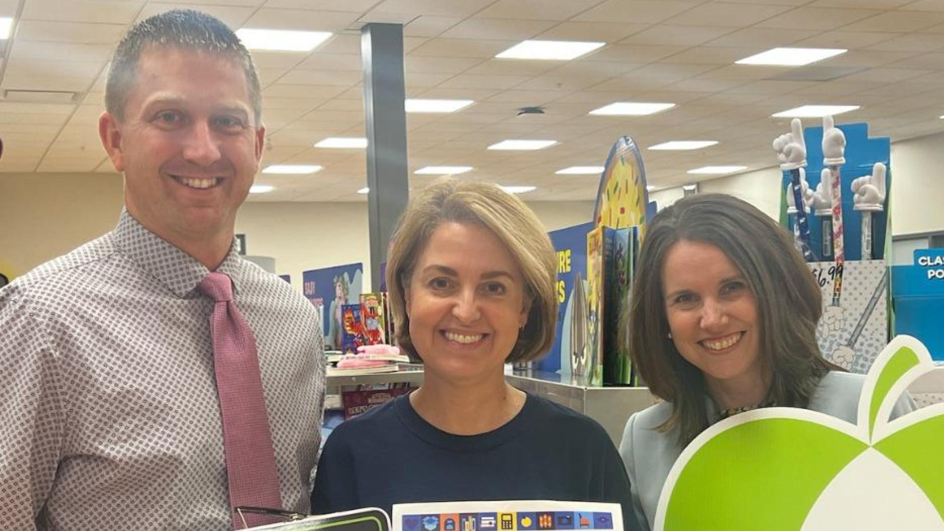 WKU Athletics award for Rich Pond librarian - WNKY News 40 Television
