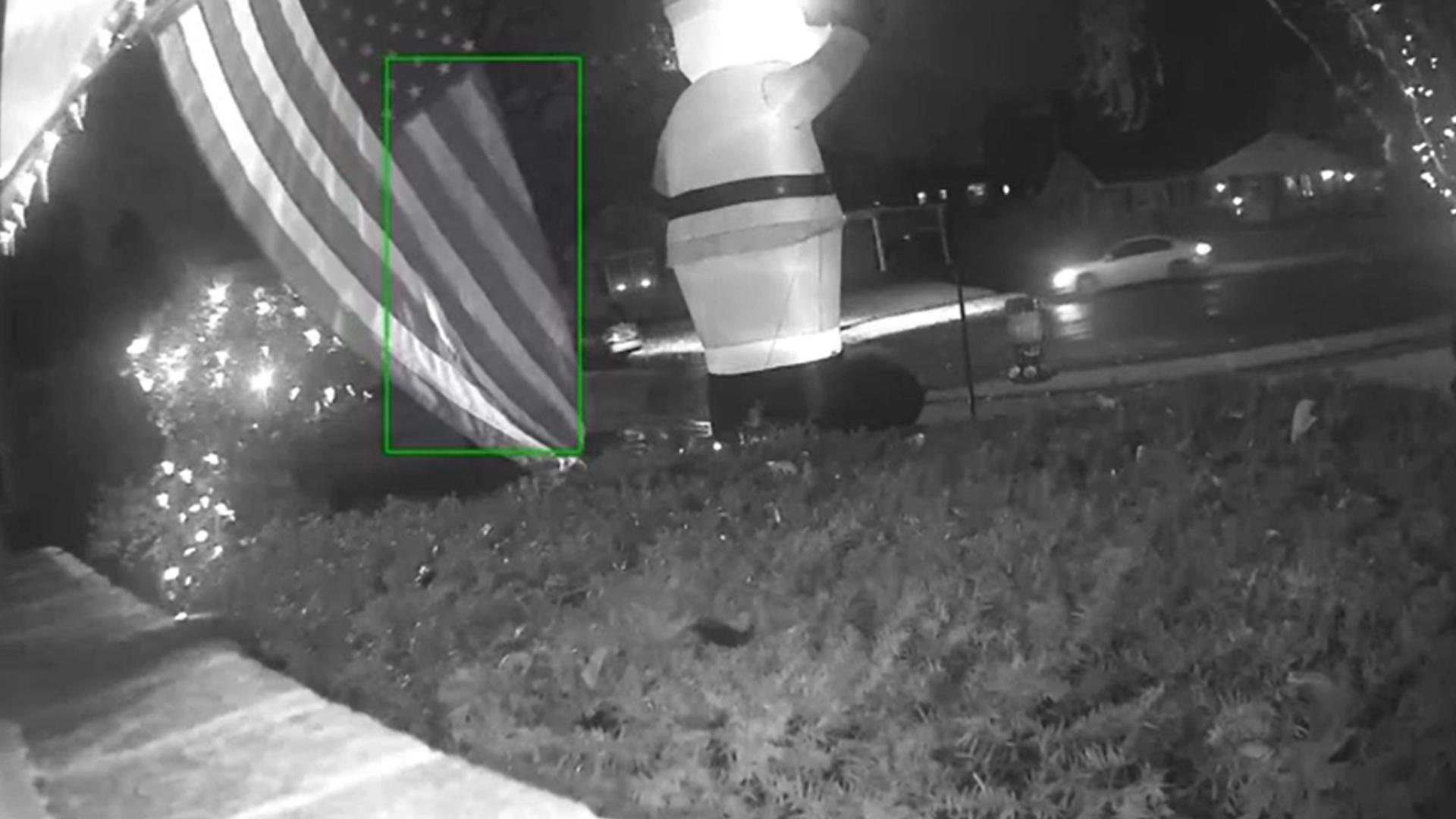 Santa inflatable deflated by apparent gunshot - WNKY News 40 Television