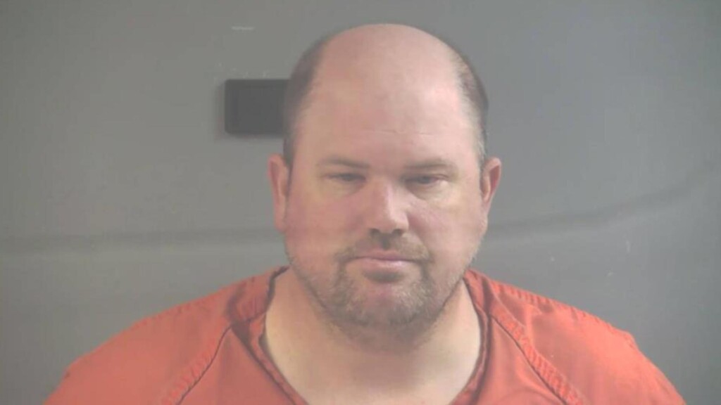 Man charged following hit-and-run of carriage in Auburn - WNKY News 40 ...