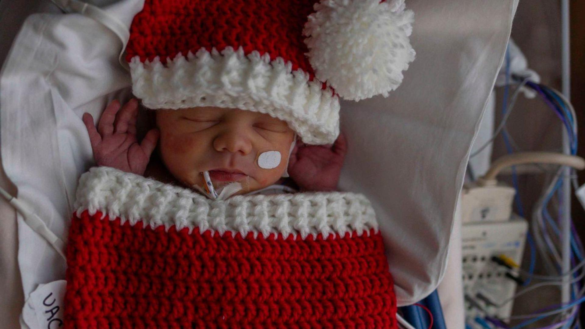 Norton Children's NICU patients get Christmas photoshoot - WNKY News 40 ...