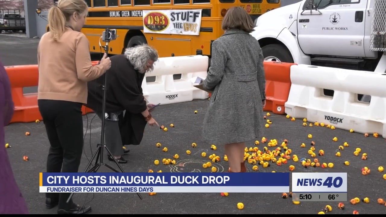 Bowling Green holds inaugural duck drop - WNKY News 40 Television