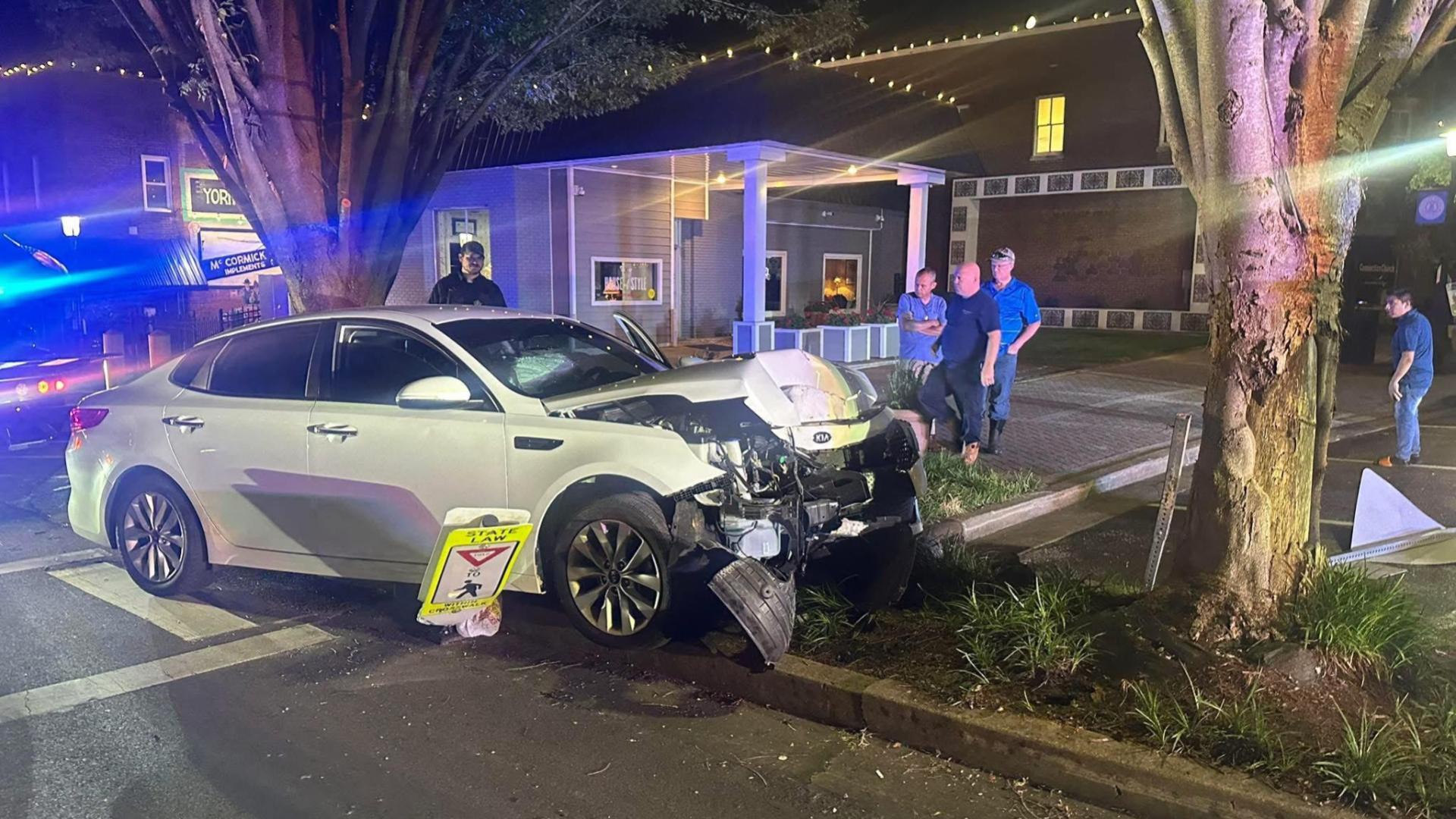 Scottsville man arrested after hitting tree on downtown square - WNKY ...