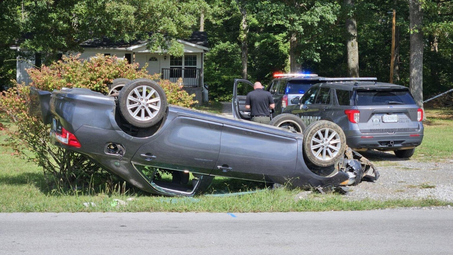 First responders at scene of single-vehicle crash in Warren County ...