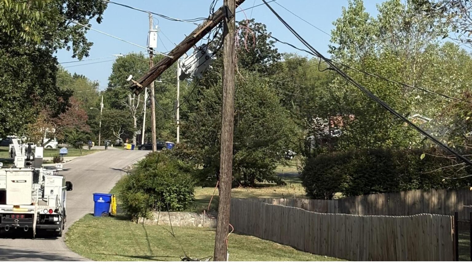 Tractor-trailer strikes pole, power outage impacts 20 customers - WNKY ...