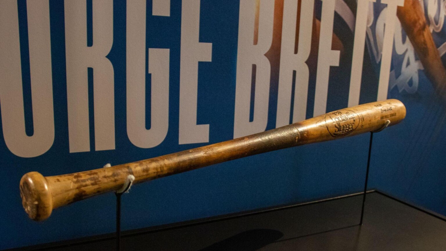 George Brett’s Pine Tar Bat now on display at Louisville Slugger Museum ...