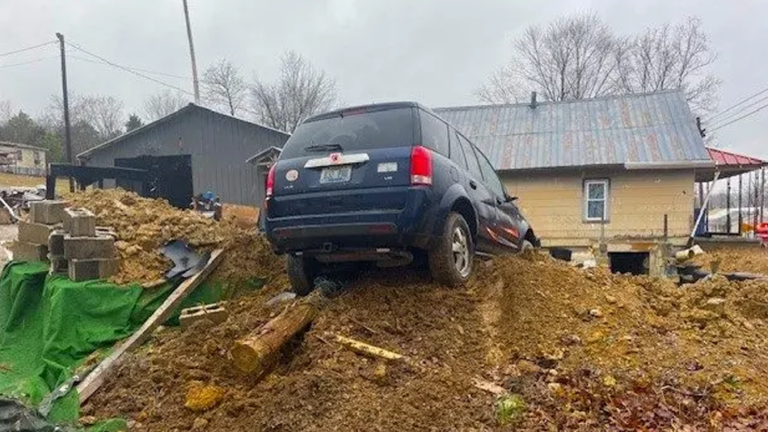 Edmonson County woman injured after vehicle hydroplanes, strikes ...