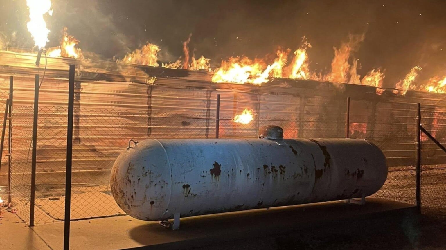 Multiple agencies respond to chicken house fire in Auburn - WNKY News ...