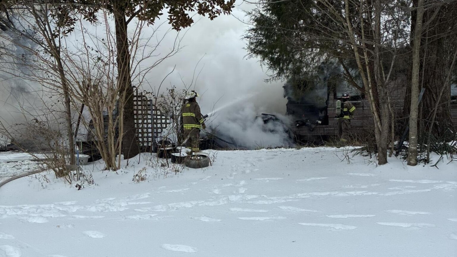 Husband dead, wife injured after house fire in Graves County - WNKY ...