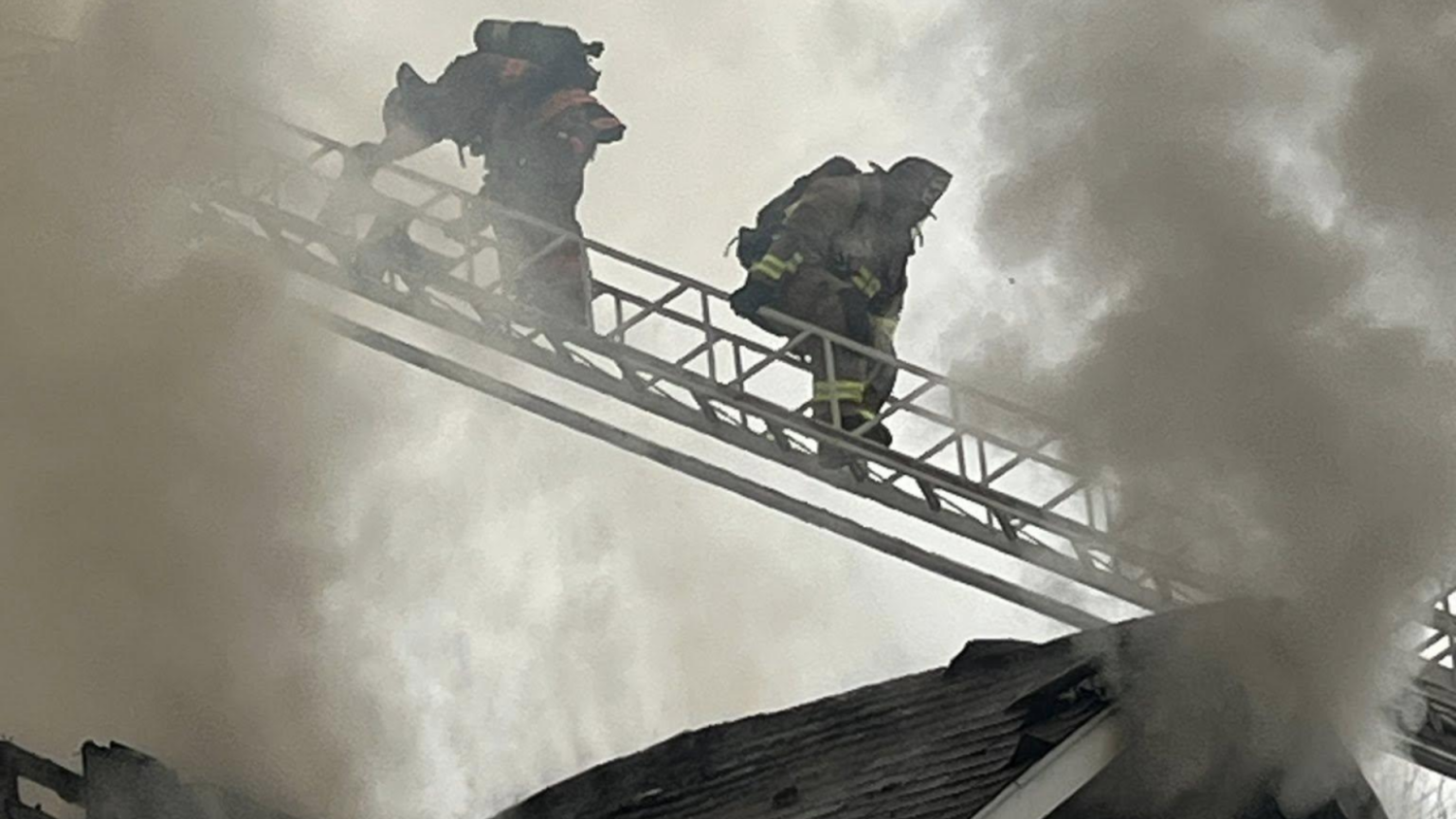 Multiple agencies respond to commercial building fire in Edmonson ...