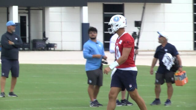 Mitch Trubisky plays key role in new Titans offense under Brian Daboll ...