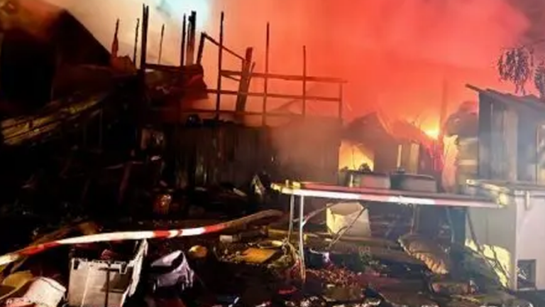 Fire destroys two mobile homes in Grayson County - WNKY News 40 Television