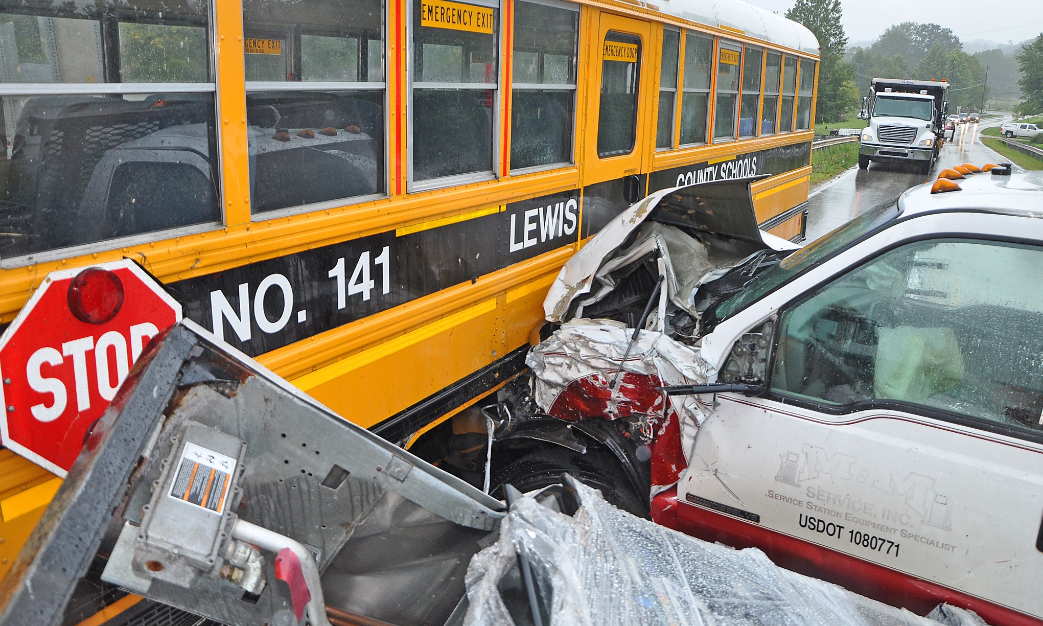 Students suffer minor injuries in school bus accident in Lewis County ...
