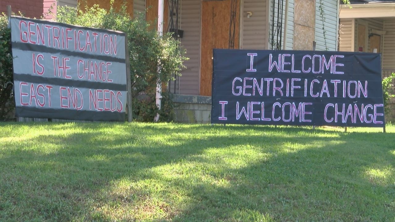 Man puts pro-gentrification signs in his front yard - WTVQ
