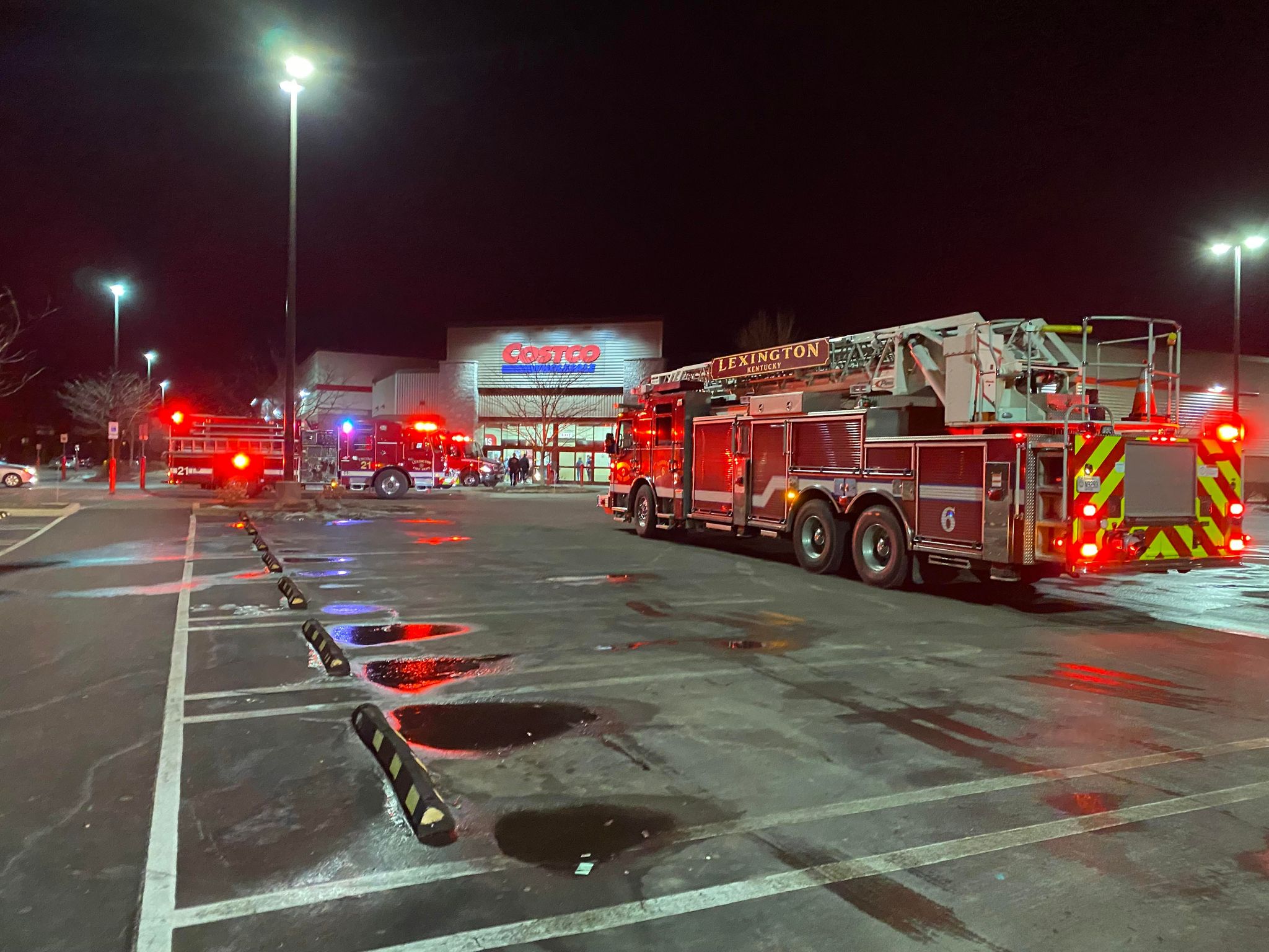Lexington Fire Department responds to Costco for refrigerant leak - WTVQ