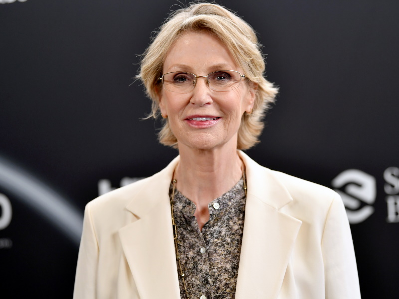 Jane Lynch Opens Up About Her Marriage Proposal To Jennifer Cheyne ...