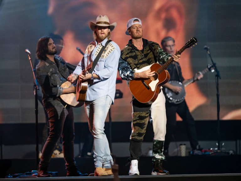 Florida Georgia Line Is Teasing a Reunion - WUUQ-FM