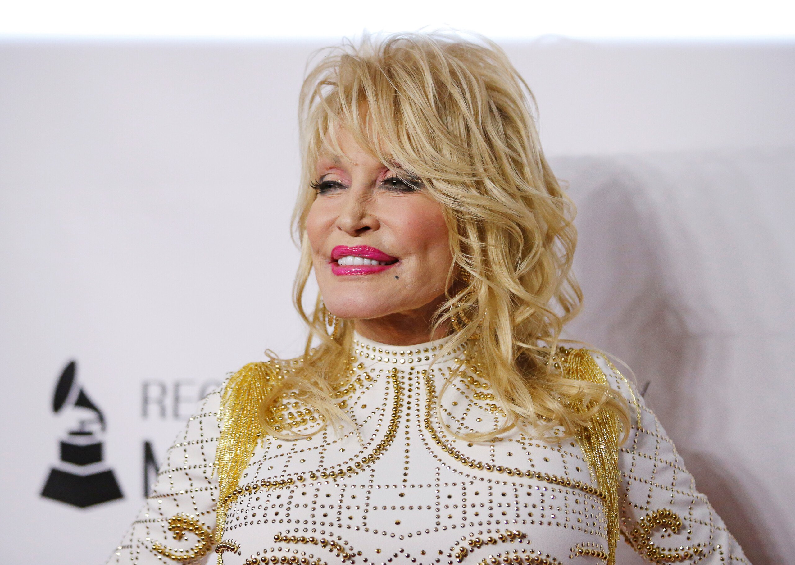 Dolly's New Year Resolutions....No Way! - WUUQ-FM