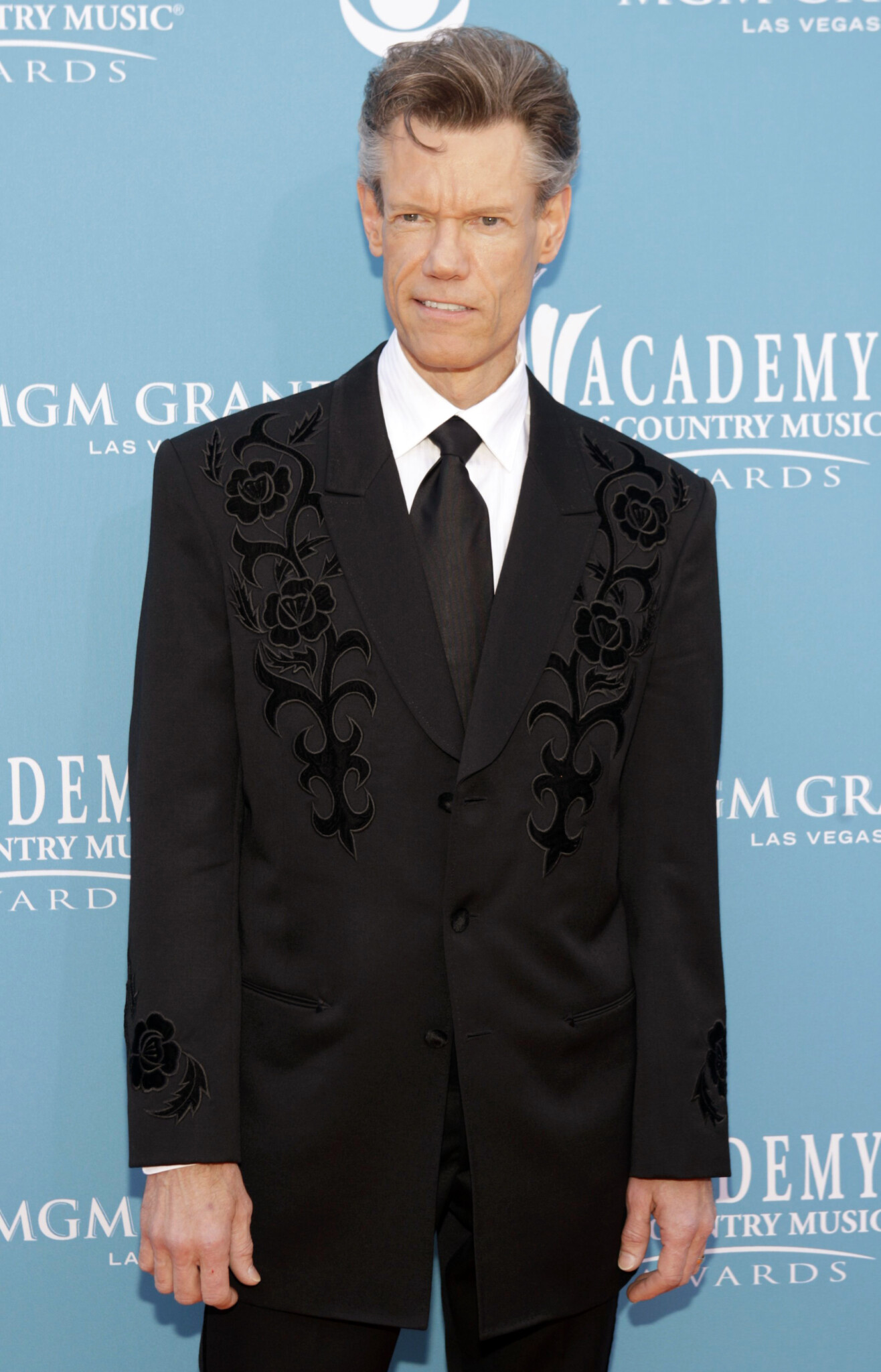 RANDY TRAVIS TOURS 'THE PRICE IS RIGHT' - WUUQ-FM