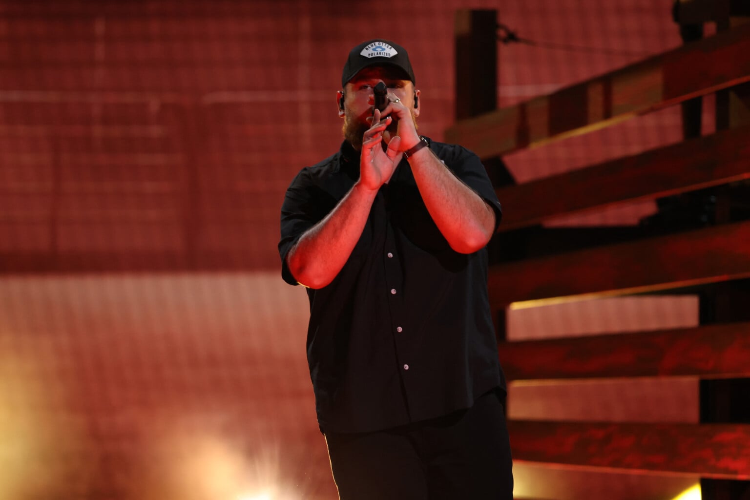 Luke Combs Sent a Surprise Gift to a Third-Grade Classroom When He ...