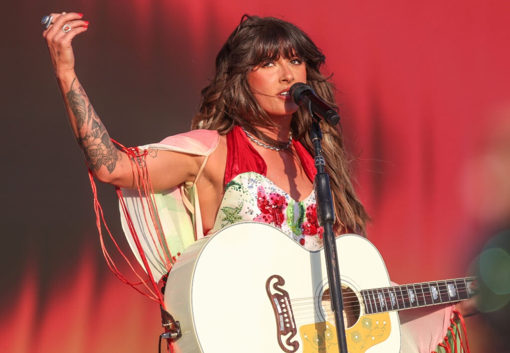 Ella Langley Extended Her Tour and Tim McGraw Announced a Las Vegas ...
