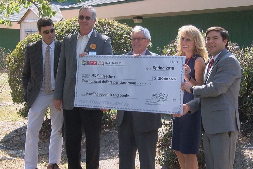 State Superintendent gives $200 to all K-3 teachers in NC - WWAYTV3