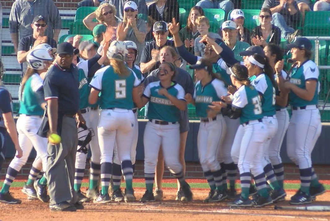 Seahawks Softball blanks UNC, 3-0 - WWAYTV3