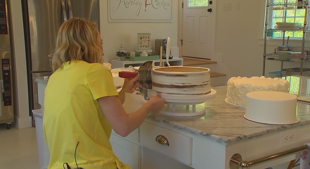 From 'I do' to let's bake: Couple makes baking dream a reality - WWAYTV3