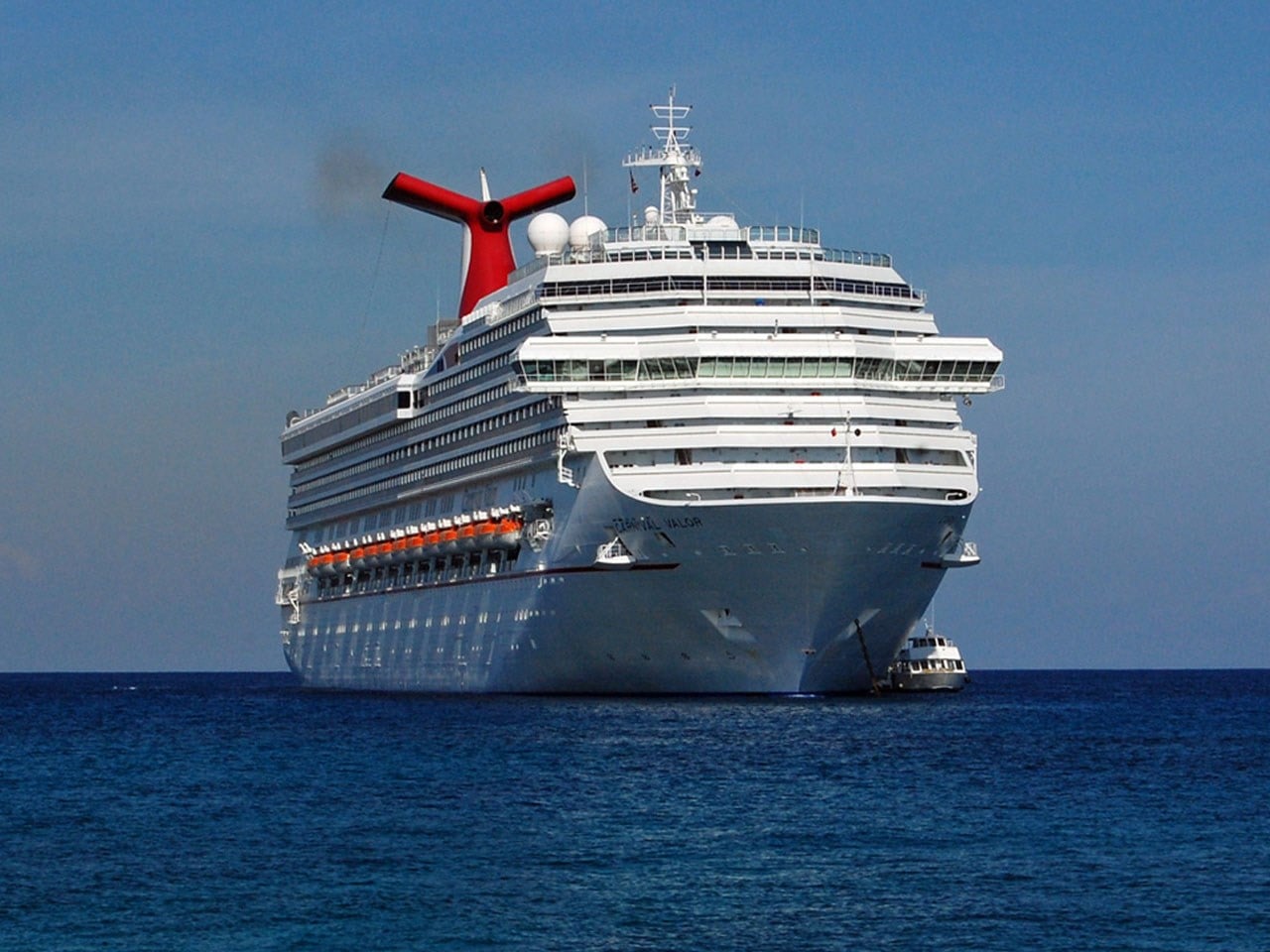 Cruise ship killing: Stepbrother can stay out of jail, judge rules ...