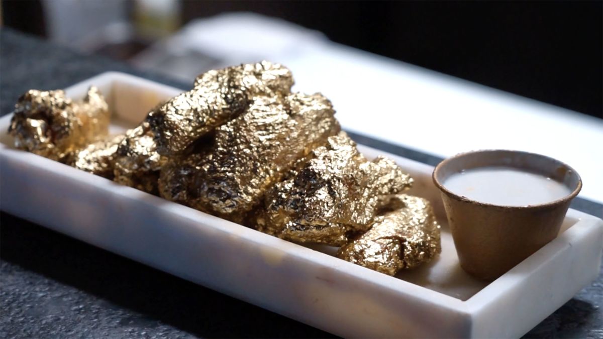NYC restaurant serves up 24K gold chicken wings - WWAYTV3