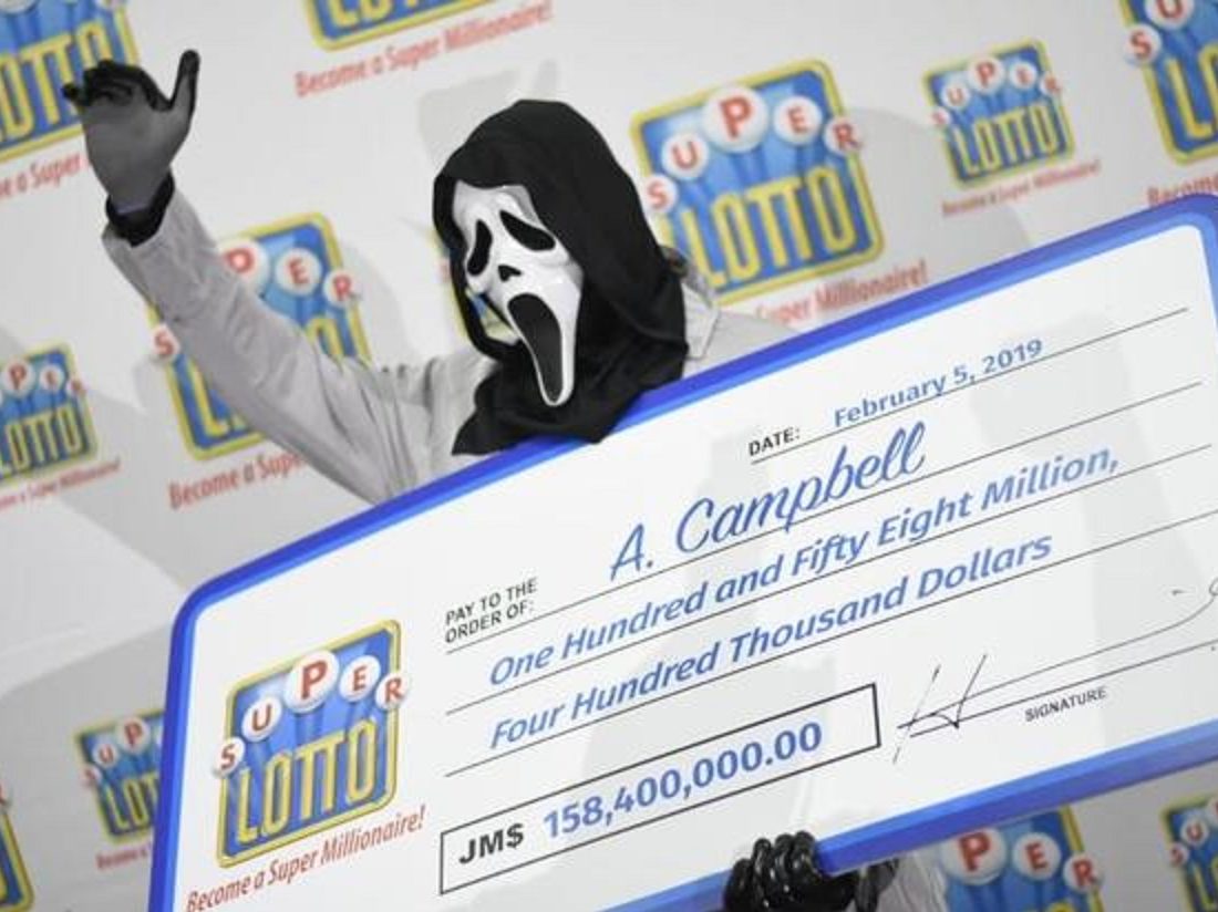 Lottery winner claims prize in 'Scream' mask to hide identity - WWAYTV3