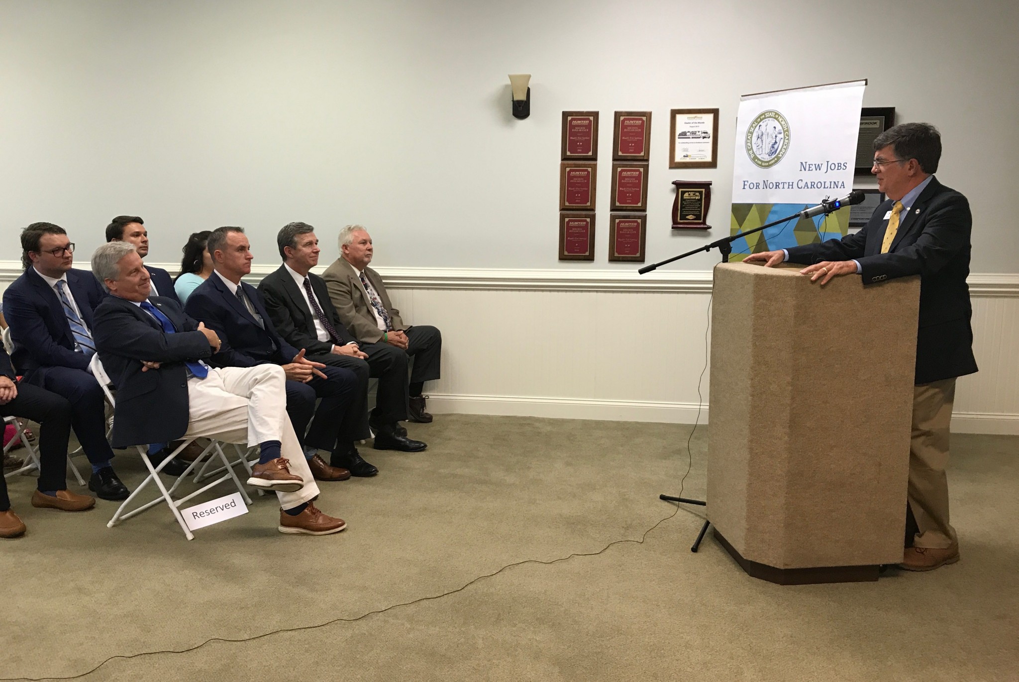 Whiteville Mayor Terry Mann projected to keep his seat - WWAYTV3