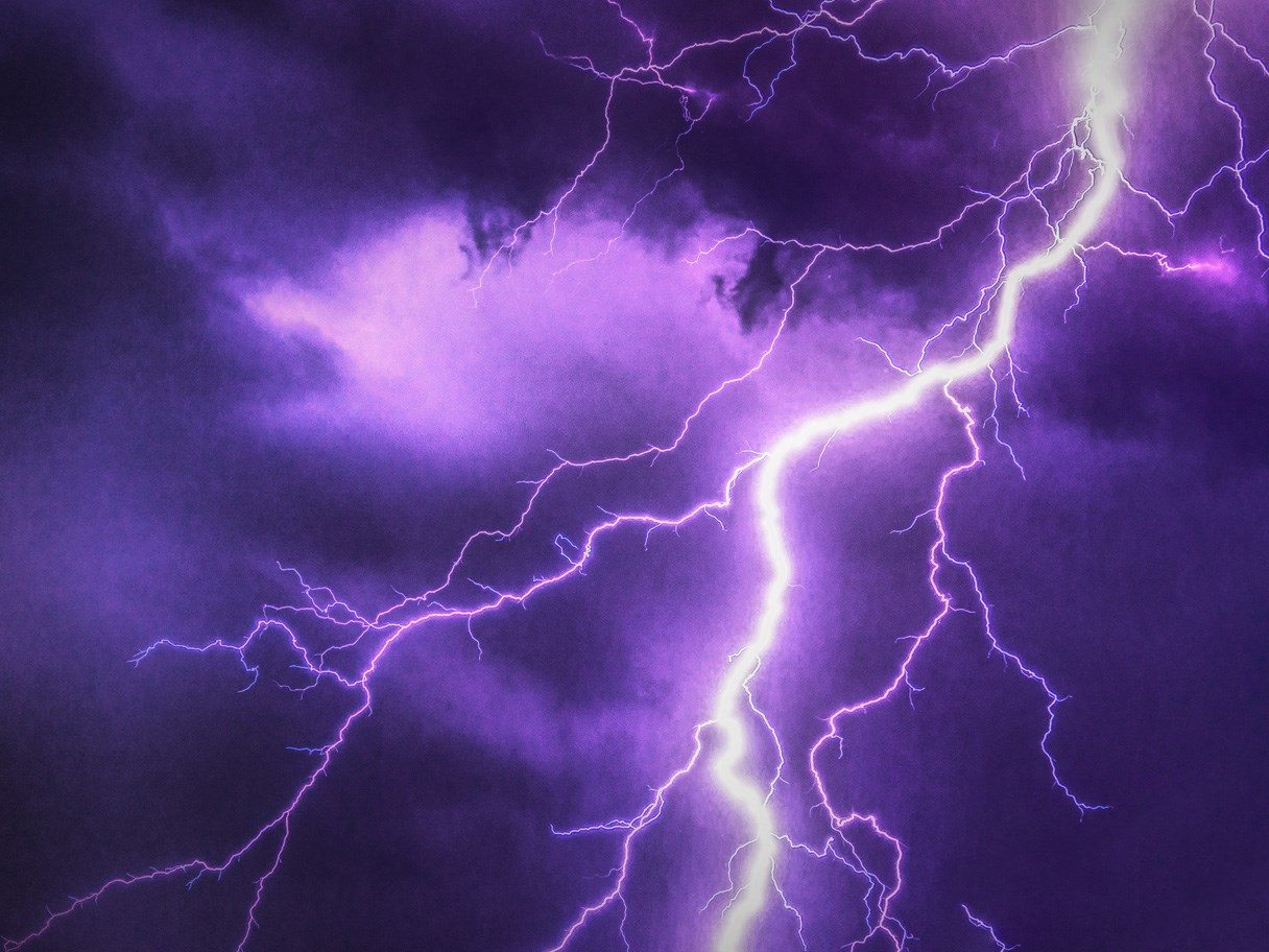 Lightning strike causes fire at Wilmington house - WWAYTV3
