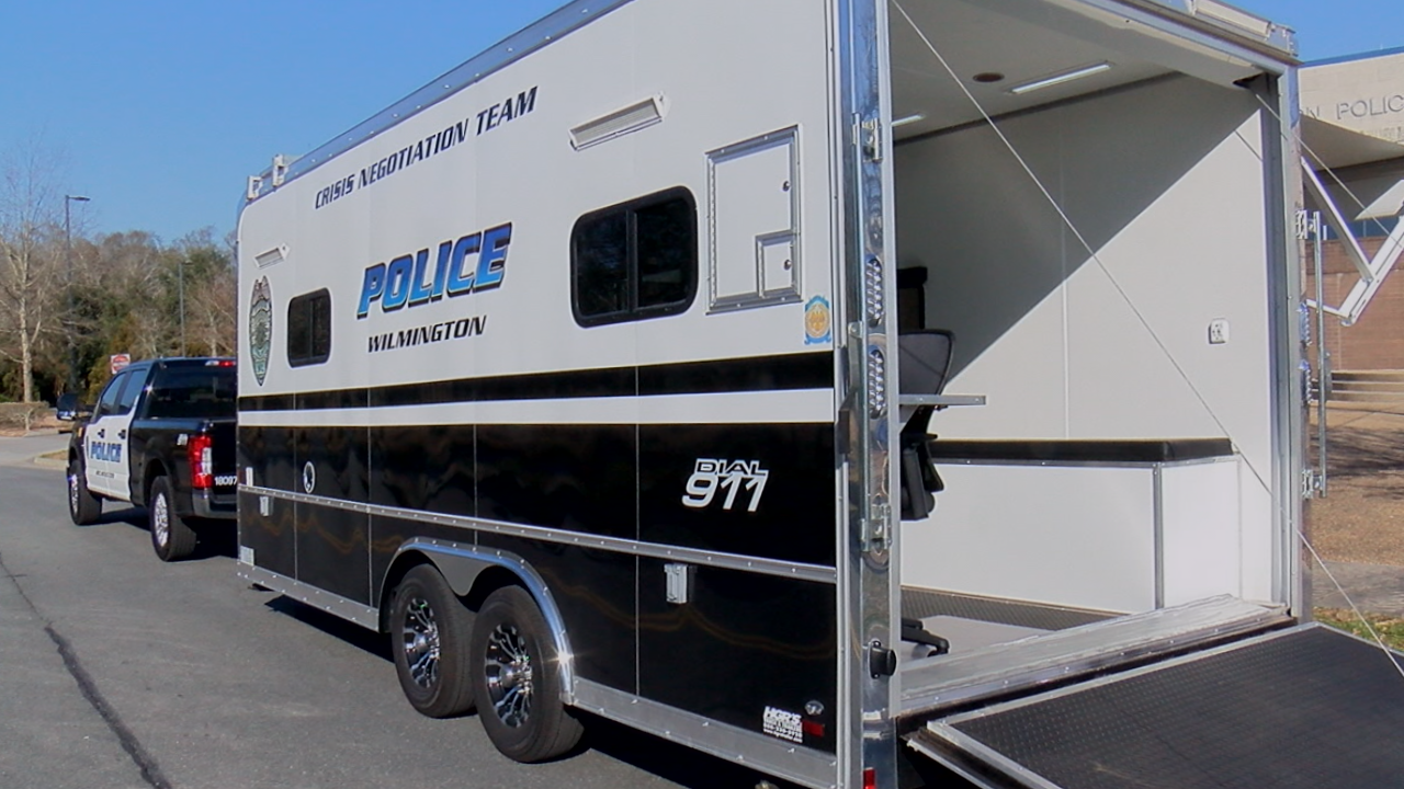 Wilmington police unveil new crisis negotiation trailer - WWAYTV3