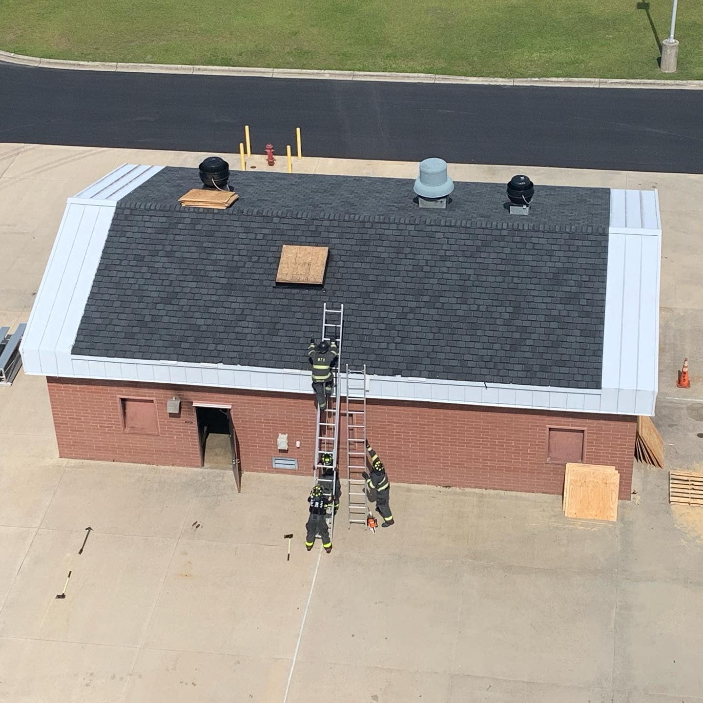 Wilmington Fire Department Academy practices roof operations - WWAYTV3