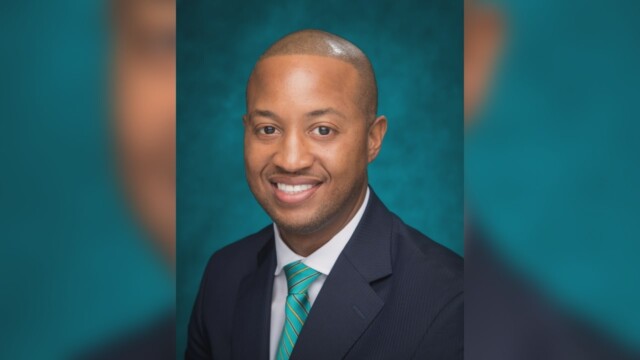 UNCW basketball head coach named finalist for two national awards - WWAYTV3