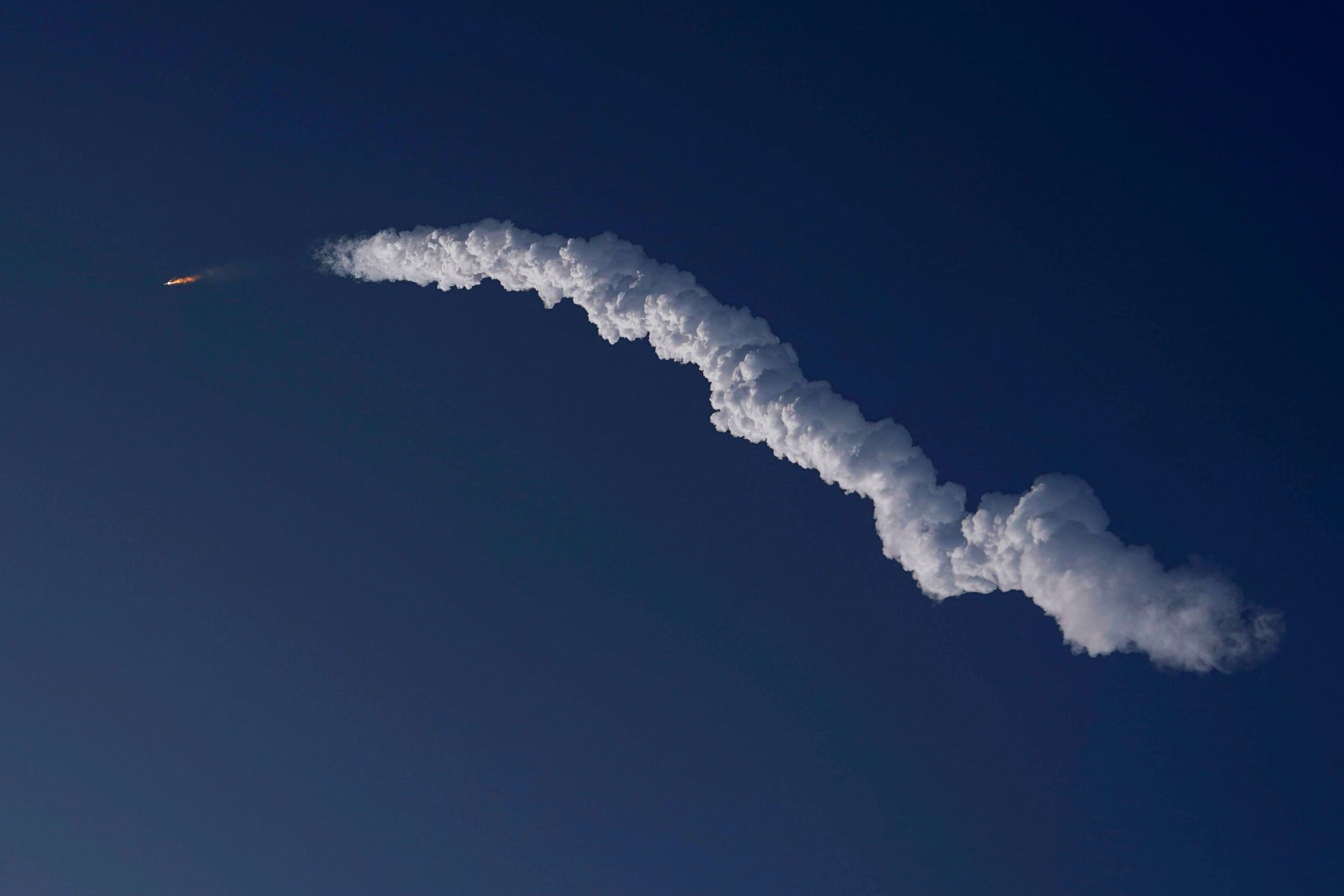SpaceX giant rocket explodes minutes after launch from Texas - WWAYTV3