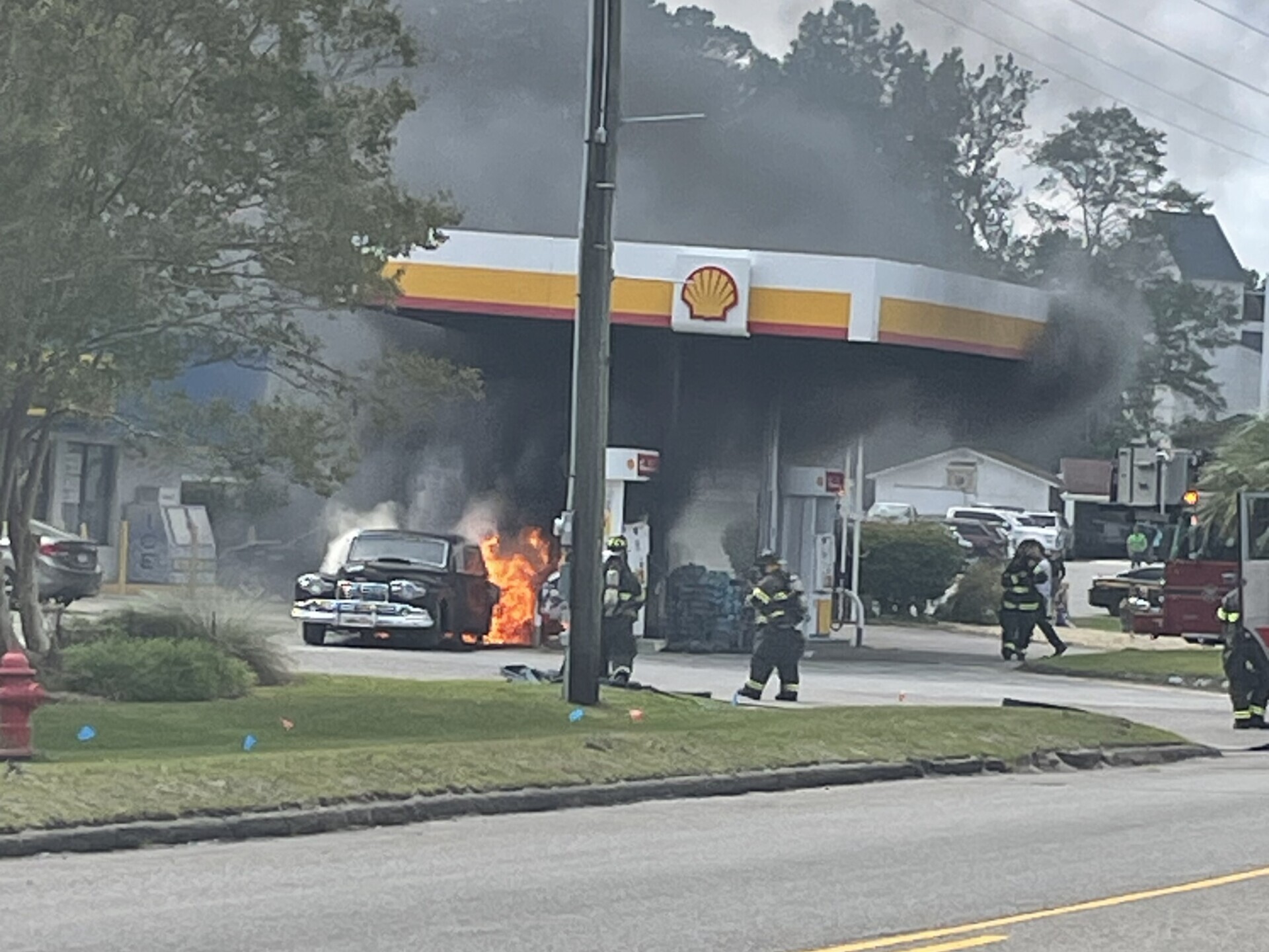 Fire at gas station closes Main Street in Shallotte - WWAYTV3