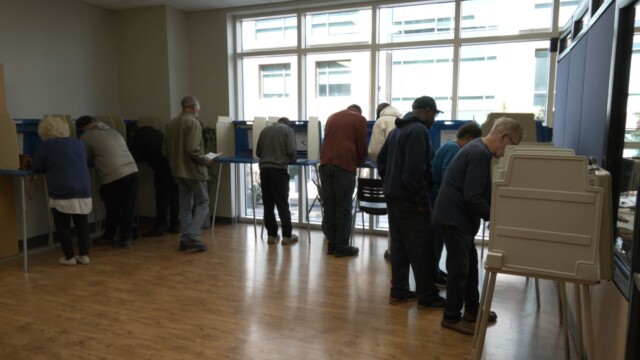 NC sets record for first day of early voting - WWAYTV3