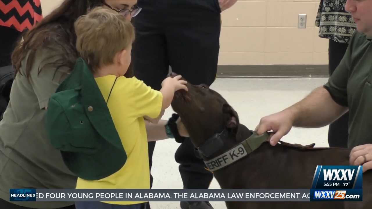 Sheriff Storytime at the Vancleave Public Library - WXXV News 25
